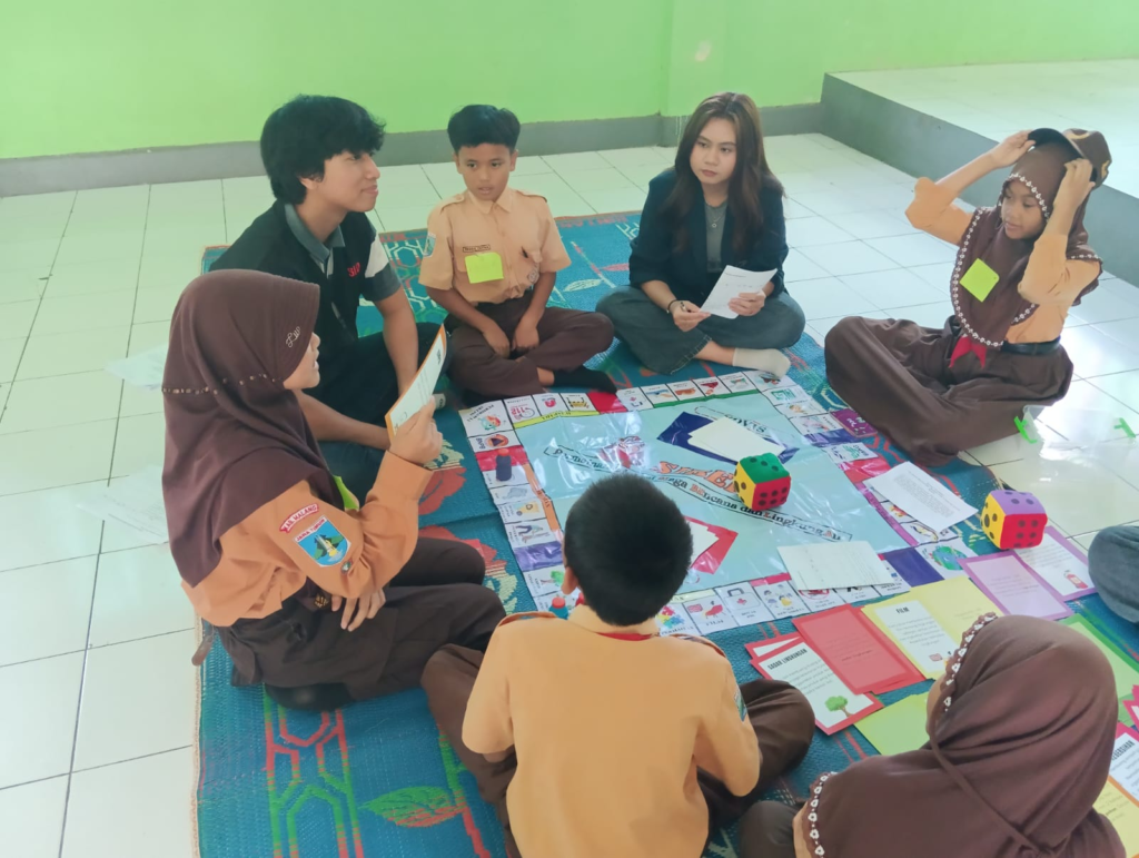 SIBELA : Edukasi Bencana Lewat Monopoli di SDN Slamparejo - Kanal24