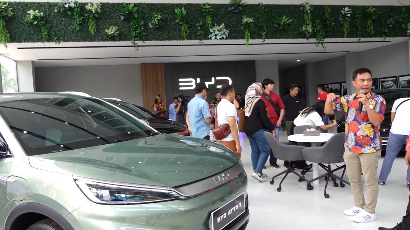 Grand Opening BYD Haka Suprapto, Siap Dominasi Kendaraan Listrik Kota ...